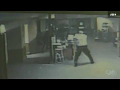 Video: Security Guard Shoots Robbers at Internet Cafe | Security Info Watch